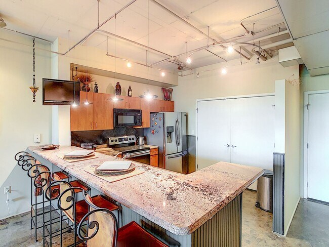 Stunning 4 Bedroom Multi-Level Loft Condo ... - House Rental in Orlando ...