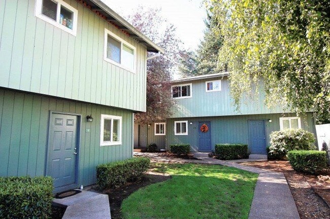 Two Bedroom End Unit Townhome Available! - Townhome Rental in Oregon ...