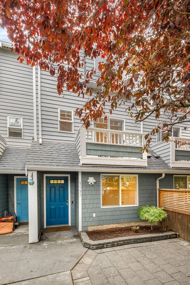 $500 OFF FIRST MONTHS RENT!! Ballard 3 Bed... - Townhome Rental in ...