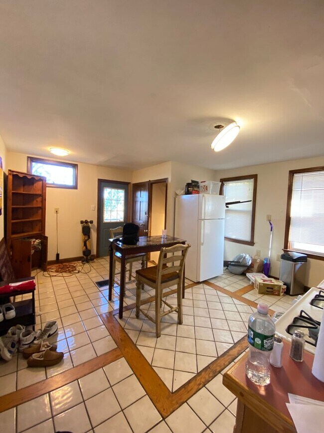 9/1 No Fee! Rare 6 bed on the edge of BU West Campus/Packard's Corner ...