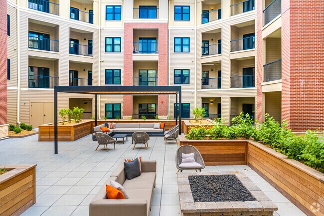 Century West Pryor Apartmentsnull