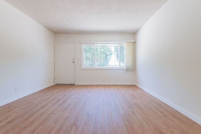 15th Street Residences Unit 2 Off-Campus Housing, Long Beach, CA