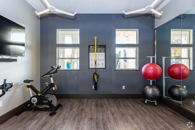 Chenal Commons Apartments - Little Rock, AR | ForRent.com