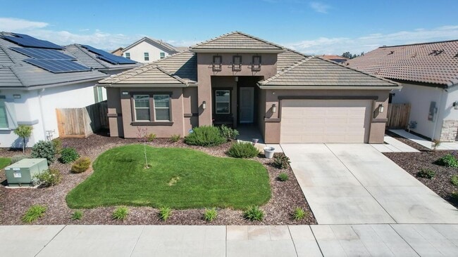 Gorgeous 4/2 Crown Home In Riverstone Comm... - House Rental in Madera ...