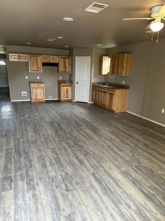 Super cute home across from Harwell Elemen... - House Rental in Lubbock ...