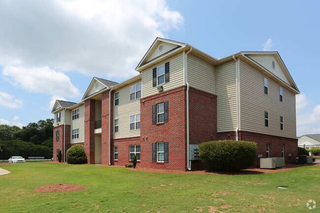 Revelry Flats | Milledgeville Apartments - Milledgeville, GA | ForRent.com