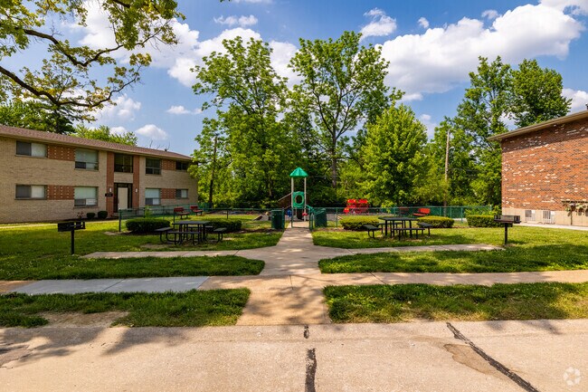 Carrollton Village Apartments - Bridgeton, MO | ForRent.com