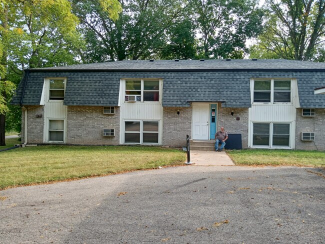 4766 Wolverton Ln Apartment Unit 8 - Rockford, IL | ForRent.com