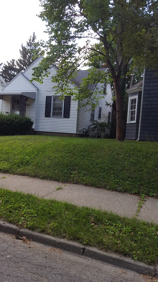 nice 2 bedroom house ready for move in ASAP. - House Rental in Toledo ...