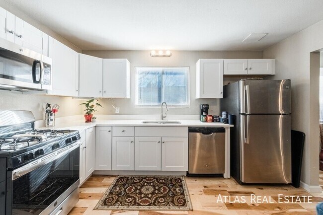 Beautifully remodeled brick ranch duplex i... - House Rental in Denver ...