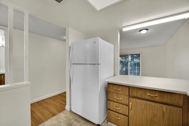 Very Nice 2bd/2ba Condo!! Gated Friendly C... - Condo for Rent in Las ...