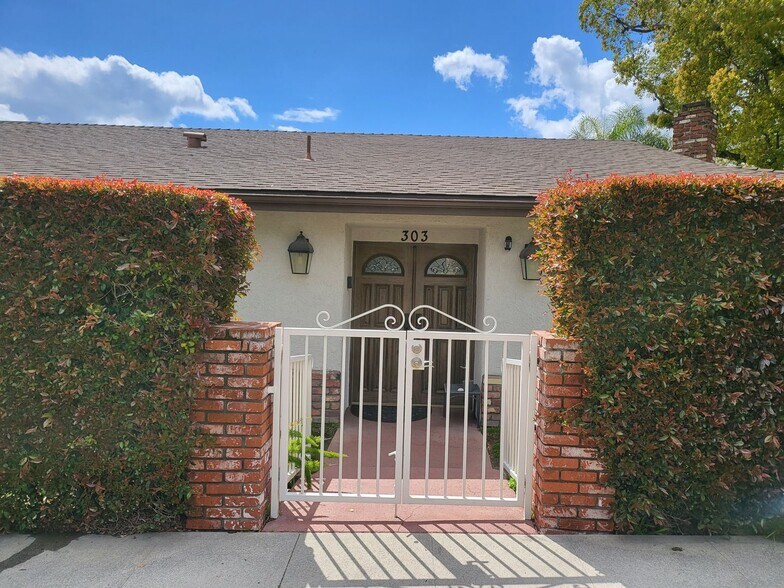 303 S Kenneth Rd Unit 303 - Apartment for Rent | Burbank, CA | Starting ...
