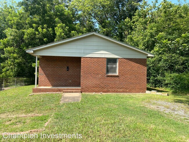 3 br, 1 bath House - 407 Oak Street Rental - House Rental in Shelby, NC ...