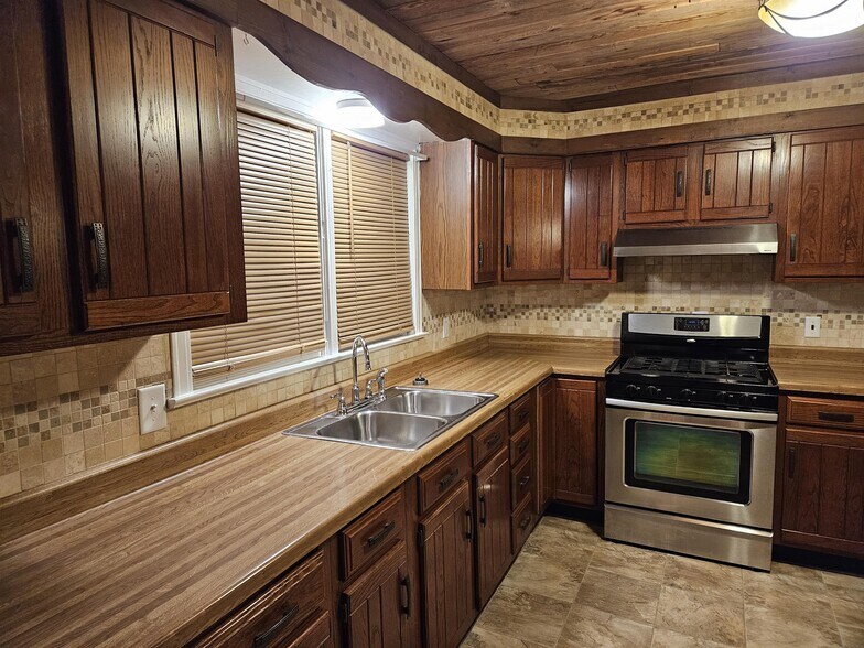 2832 Clyburne St - House for Rent in Hueytown, AL | ForRent.com
