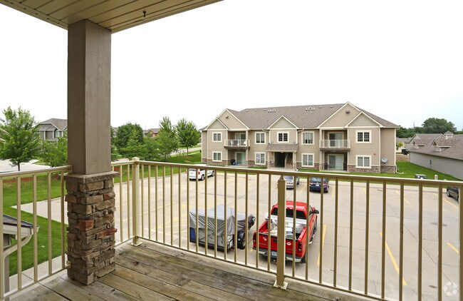 Brookside Condo - West Des Moines, IA | ForRent.com
