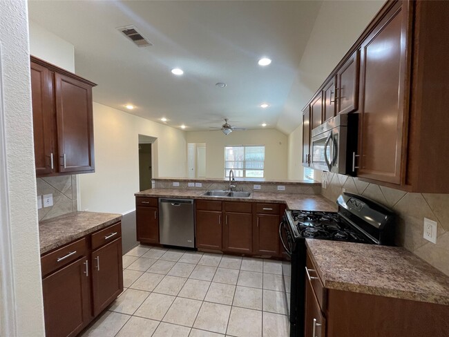 12010 Ramla Place Trail Off-Campus Housing, Houston, TX