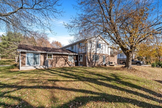 N20W5343 Pierce Ct Off-Campus Housing, Cedarburg, WI