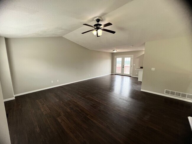 Fenced home close to West Gate of FLW! - House Rental in Waynesville ...