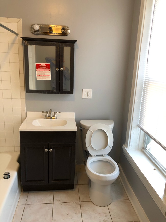 1714 W 46th St Off-Campus Housing, Chicago, IL