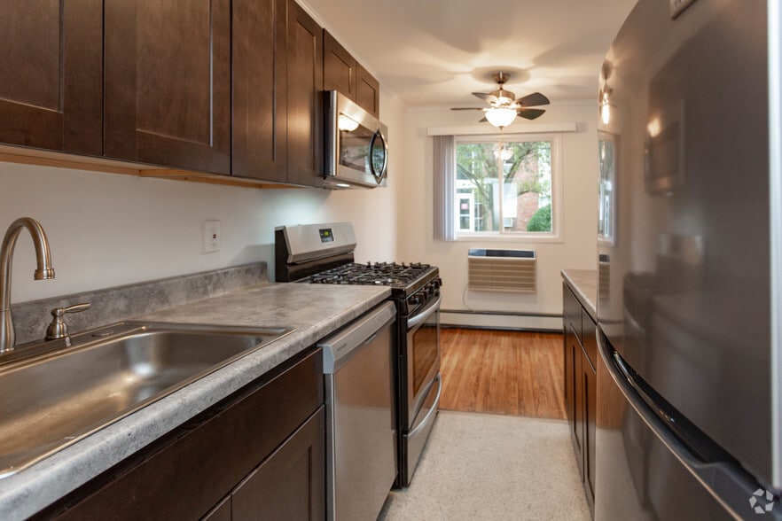 Bay Shore Gardens Gated Community | Bay Shore, NY | Starting at $2,200 ...