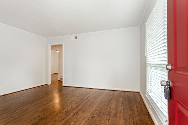 Updated 3 Bedroom, 1 Bath Home in Casa View - House Rental in Dallas ...