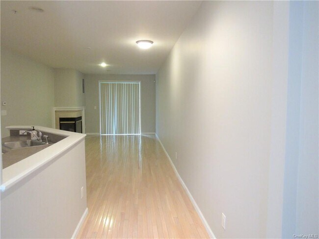 1804 Half Moon Bay Dr Condo Unit 1804 - Condo for Rent in Croton-on ...