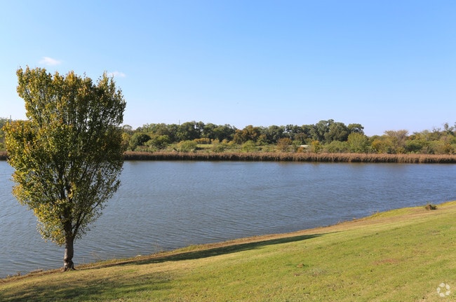 Stone Lake Apartments For Rent in Grand Prairie, TX | ForRent.com