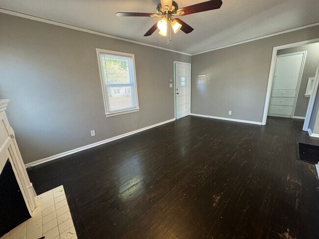 Adorable two bedroom one bathroom home loc... - House Rental in Tulsa ...