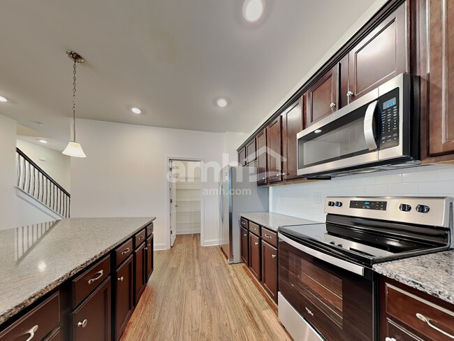 2125 Laurel Vlg Cir Off-Campus Housing, Belmont, NC