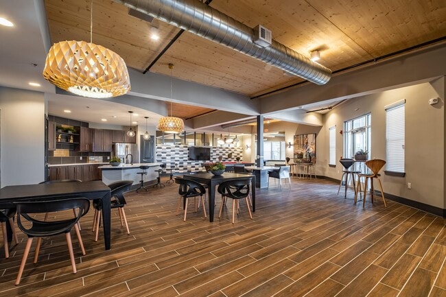 Foxridge Apartment Homes | Virginia Tech | Off-Campus Housing Search