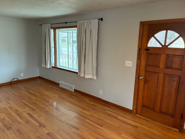 3bd brick ranch in south-central Lincoln! Off-Campus Housing, Lincoln, NE