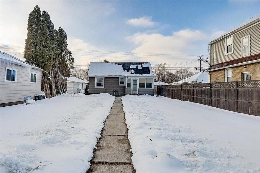 4261 N 66th St - House for Rent in Milwaukee, WI | ForRent.com