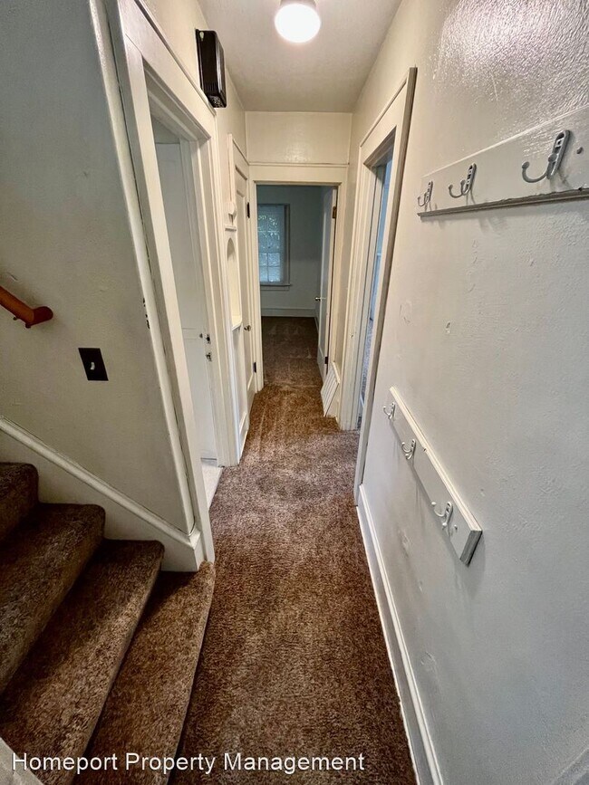 4 br, 2 bath House - 246 NW 21st Street Rental For Rent in Corvallis ...