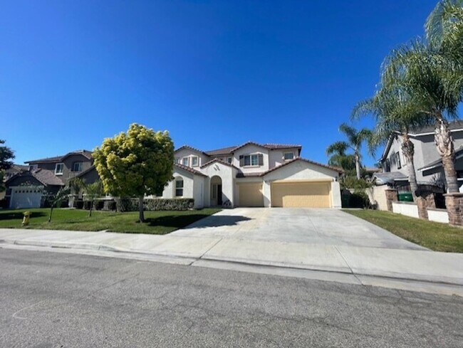 EASTVALE GREAT NEIGHBORHOOD- 4+2.5 EXECUTI... House - House Rental in ...