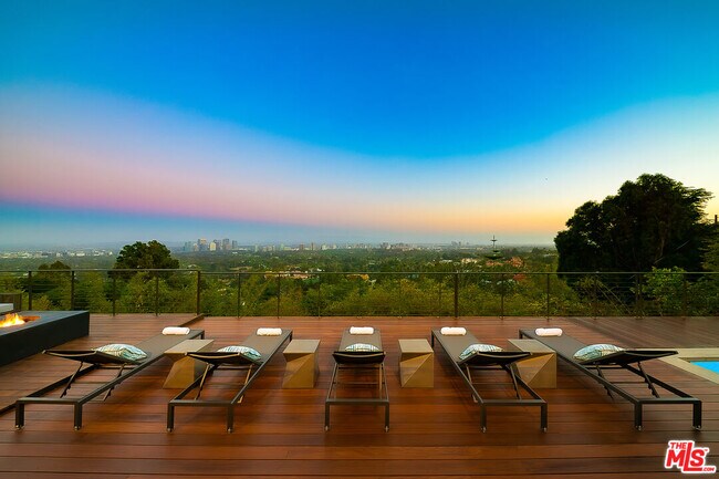 10134 Angelo View Dr Rental - Casas en Alquiler - Beverly Hills, CA ...