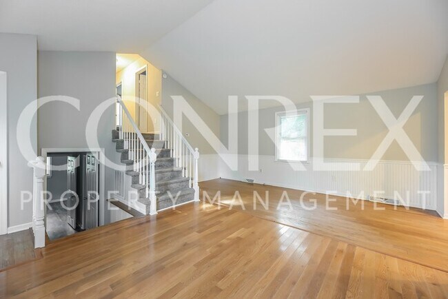 Modern Tri-level in Simpsonville, Availabl... - House Rental in ...