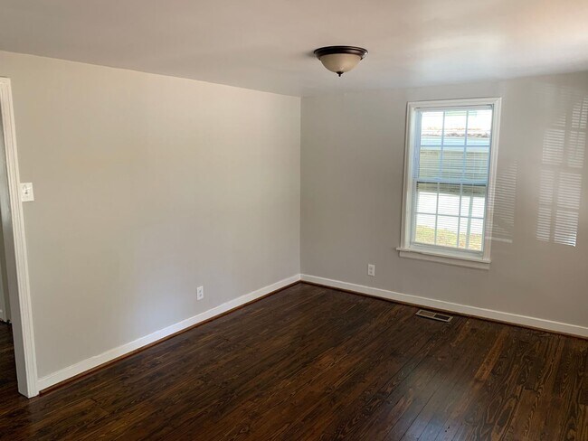 MOVE IN SPECIAL! First Month Free with a 1... - House Rental in ...