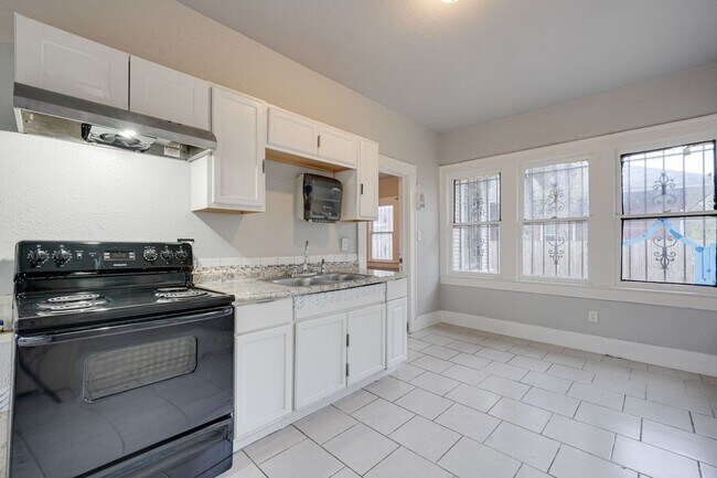 3 Bed 2 Bath House for Lease - House Rental in Dallas, TX | ForRent.com