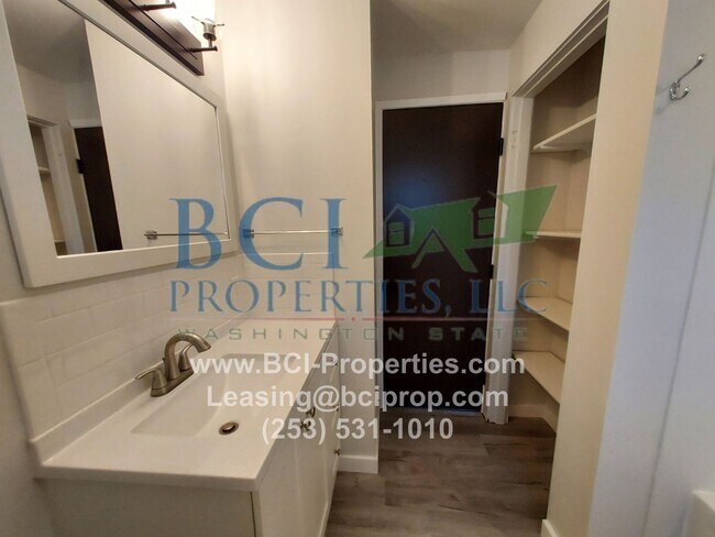 JUST REMODELED!! THIS 3 BEDROOM AVAILABLE ... - House Rental in ...