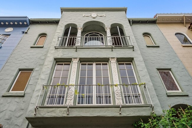 2231 North Point St Unit 1 Off-Campus Housing, San Francisco, CA