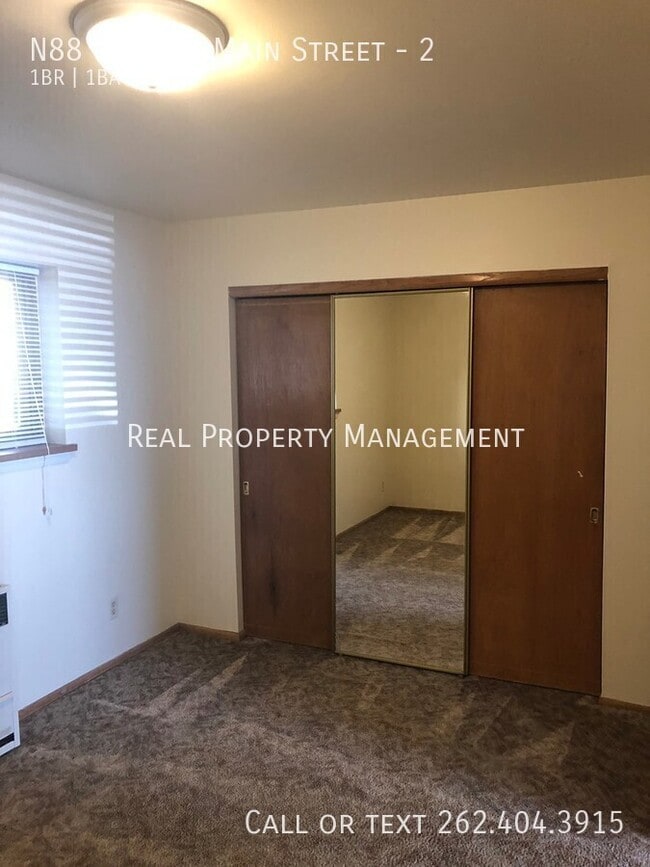 N88W16771-W16771 Main St Unit 2 Off-Campus Housing, Menomonee Falls, WI