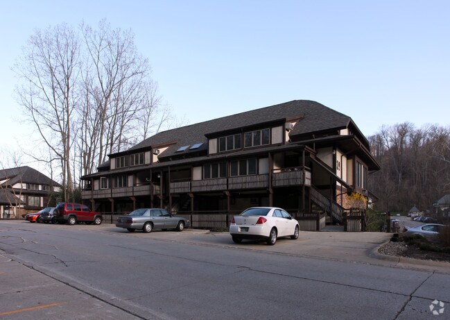 Timber Top Apartments & Townhomes - Akron, OH | ForRent.com