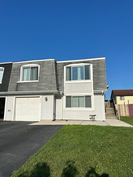 3953 Port Dr - Condo for Rent in Hanover Park, IL | ForRent.com