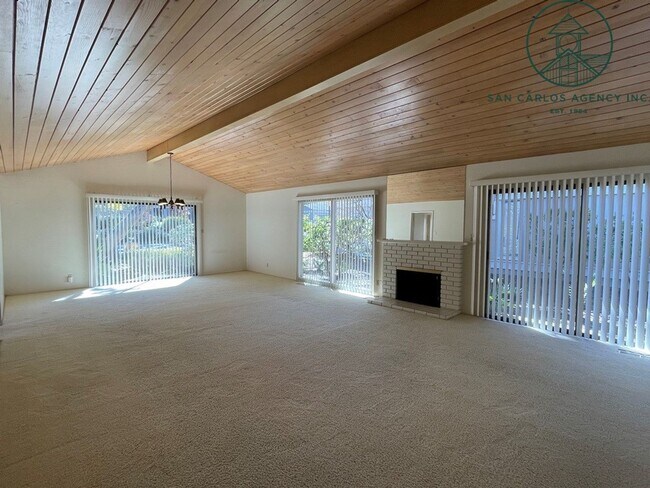 Two Bed Home in Country Club Gate Community - House Rental in Pacific ...