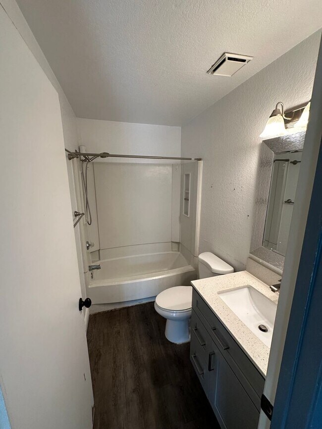 Updated HalfPlex Ready To Move In House - House Rental in Stockton, CA ...