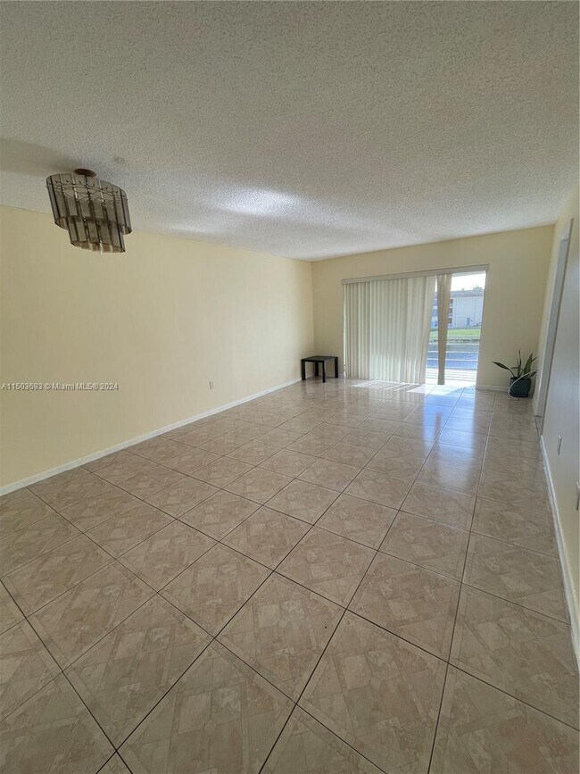 8435 Sunrise Lakes Blvd Condo Unit 312 Condo For Rent In Sunrise FL 8435-sunrise-lakes-blvd-condo-unit-312-condo-for-rent-in-sunrise-fl