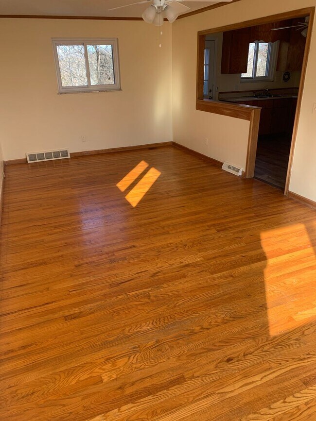 3 Bedroom 1 1/2 Bath Ranch on Secluded Str... Rental - House Rental in ...