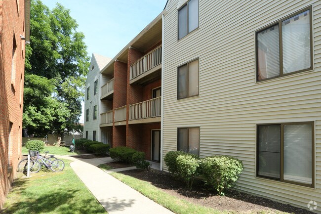 Limestone Square/Medical Villas Apartments | Lexington Off-Campus ...