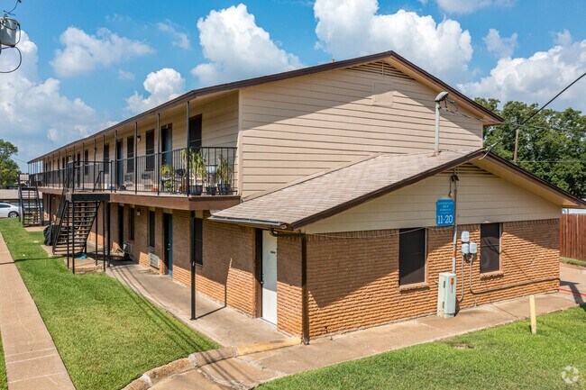 Southwest Apartments For Rent in Euless, TX | ForRent.com