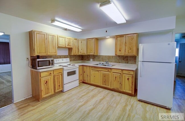 CHECK OUT THIS HOME RIGHT IN DOWN TOWN REX... - House Rental in Rexburg ...